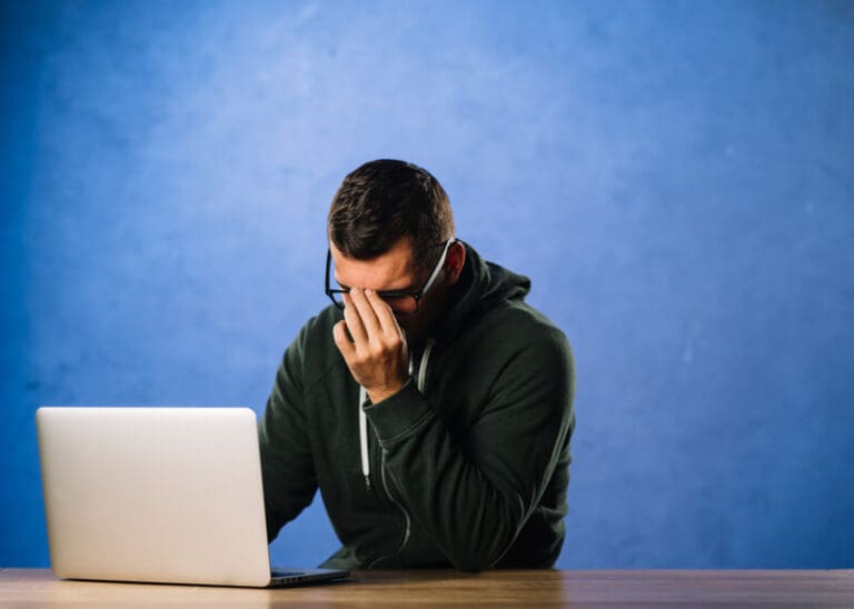 Flopar: O que é e como evitar nas redes sociais